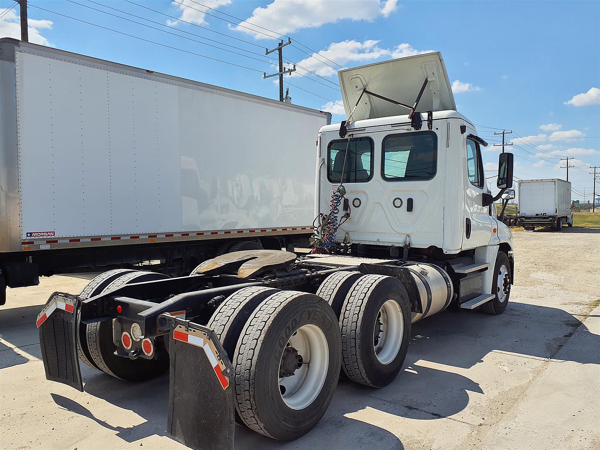 1995 Freightliner 4700 For Sale | Day Cab | #790899