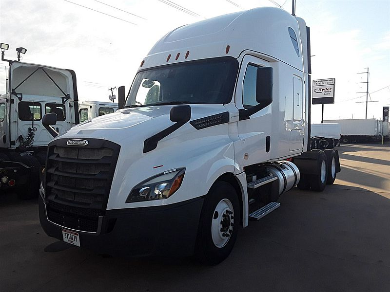 2018 Freightliner Cascadia PT126064ST For Sale | 72" Sleeper | #590105