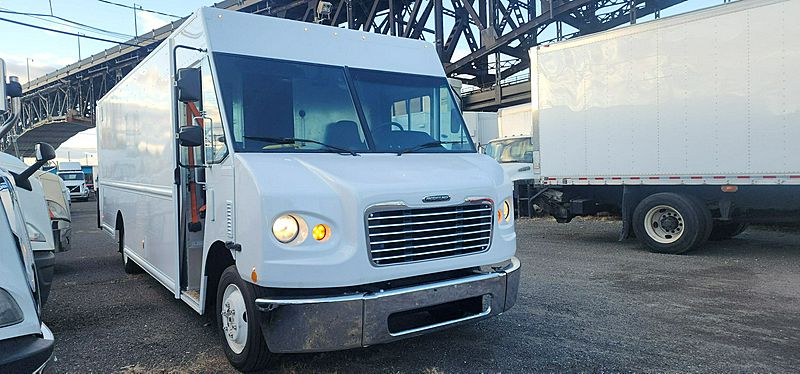 2018 Freightliner MT45 For Sale | 20' Box | #744187