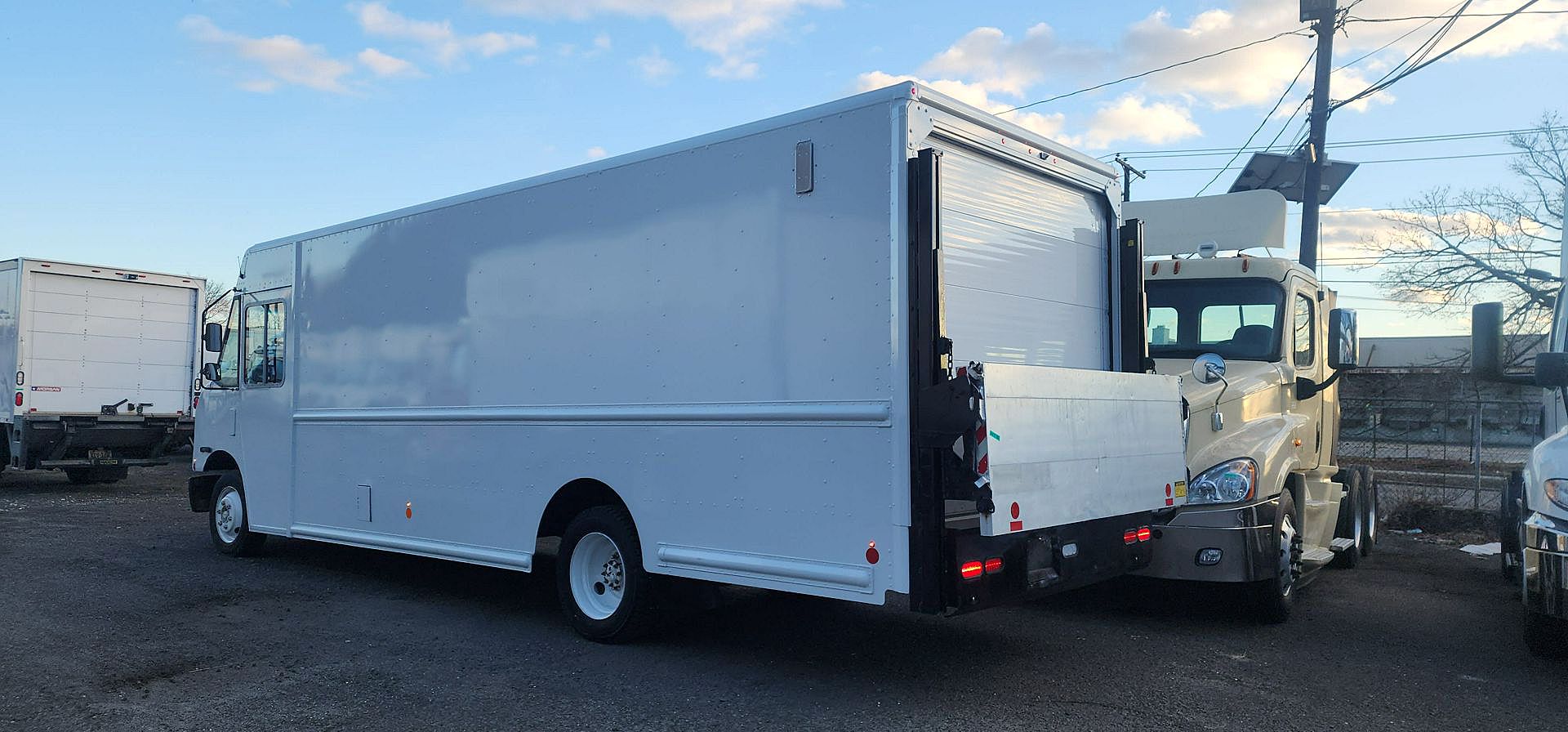 2018 Freightliner MT45 For Sale | 20' Box | #744187