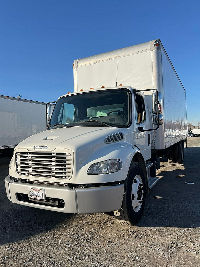 2015 Freightliner M2 106 For Sale | 26' Box | # 523884