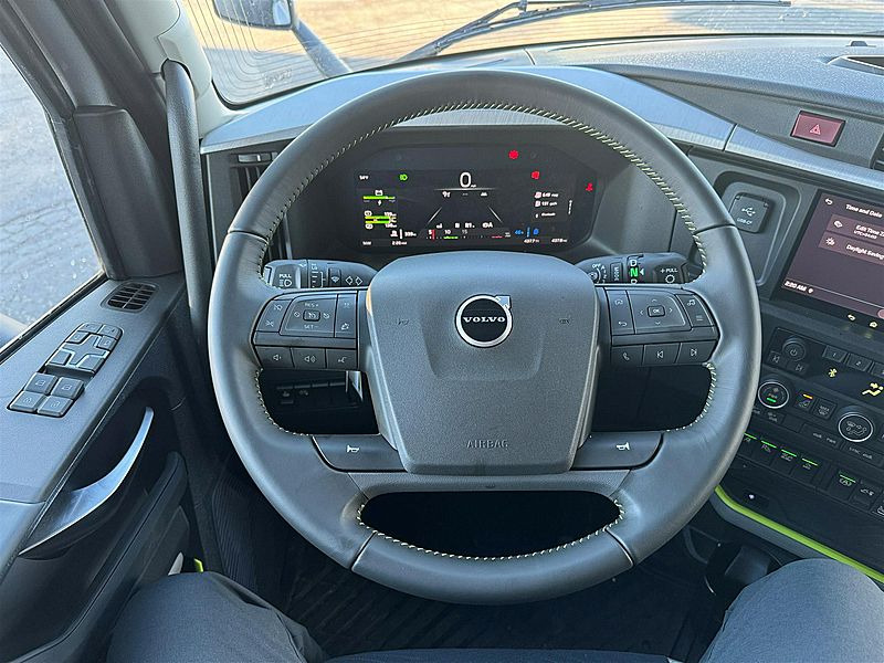 2026 Volvo VNL 860 For Sale | 74" Sleeper | #V699656