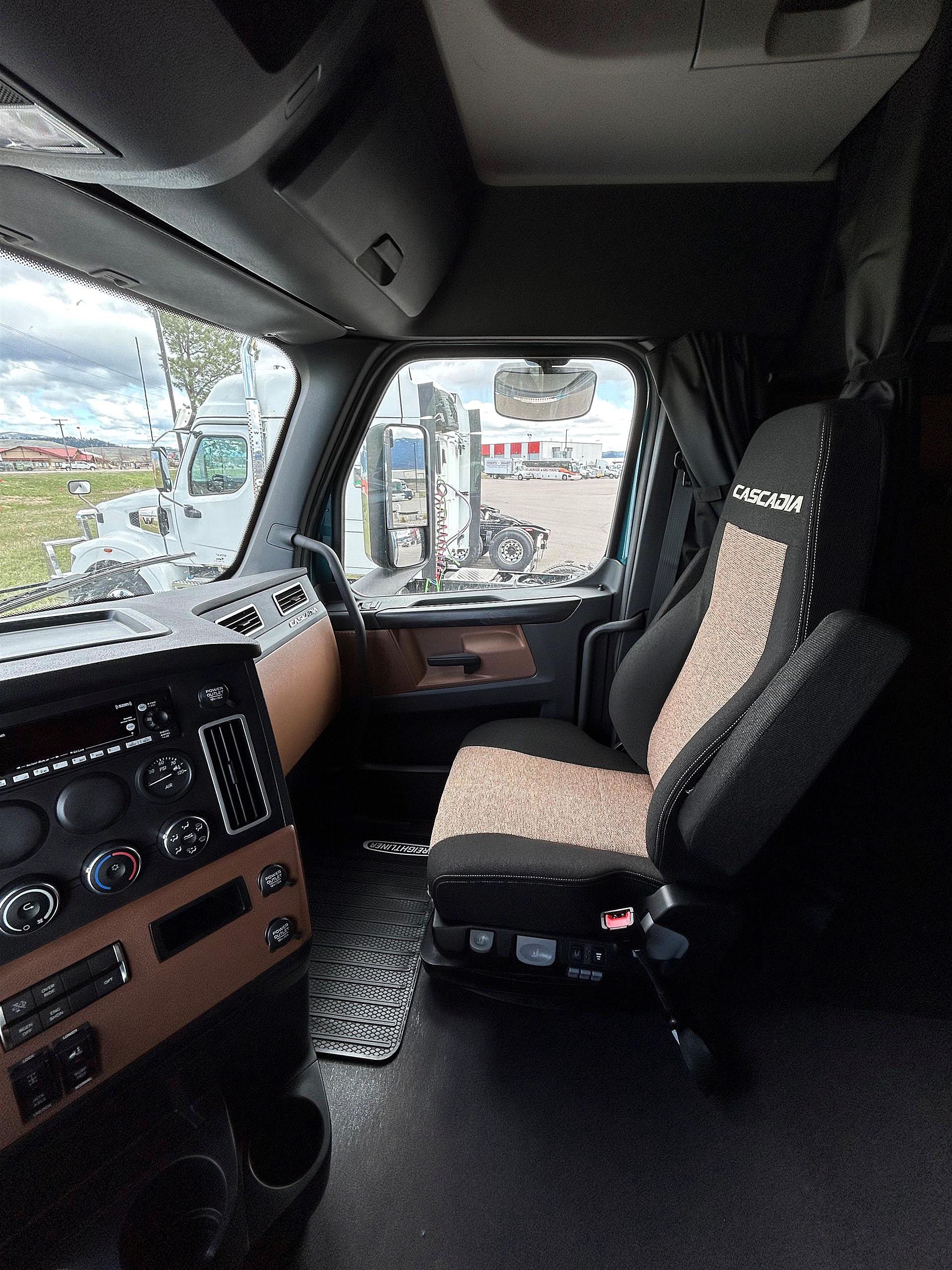 2025 Freightliner New Cascadia For Sale | 72" Sleeper | #827654