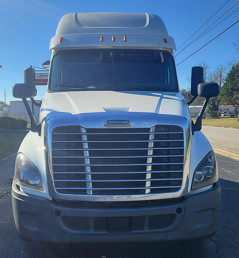 2018 Freightliner CASCADIA 125 For Sale | 70" Sleeper | #223209