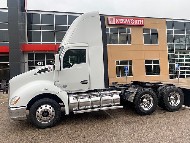 2015 Kenworth T680 For Sale | Day Cab | #6081