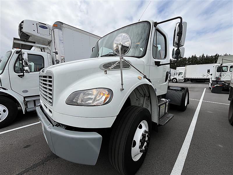 2015 Freightliner M2 106 For Sale | Day Cab | #325179