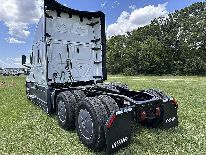 2026 Freightliner Cascadia For Sale | 72" Sleeper | #WR2448