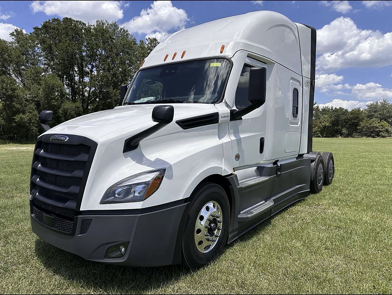2026 Freightliner Cascadia For Sale | 72" Sleeper | #WR2450