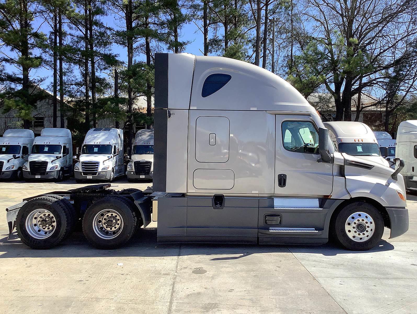 2024 Freightliner Cascadia For Sale | 72" Sleeper | #30704