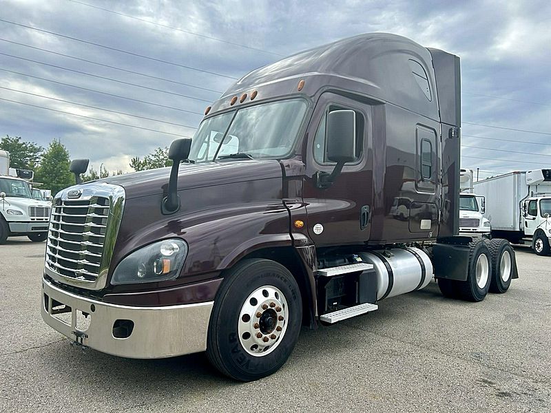 2019 Freightliner CASCADIA 125 For Sale | 72" Sleeper | #810124