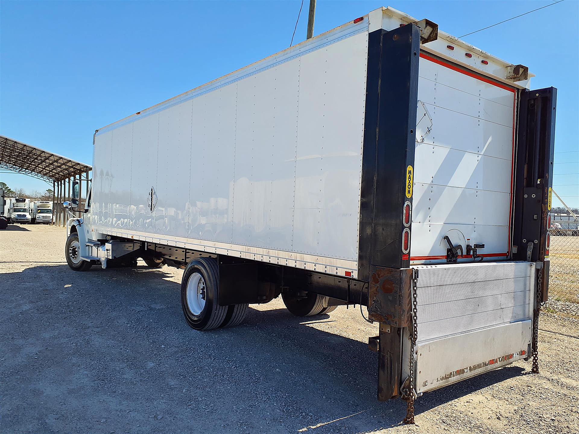 2019 Freightliner M2 106 For Sale | 28' Box | #863105