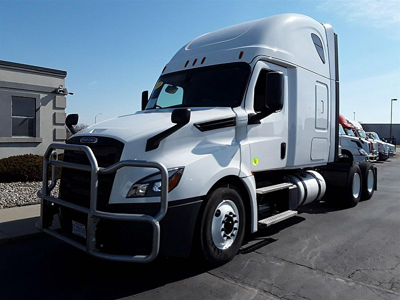 2018 Freightliner CASCADIA For Sale | 36" Sleeper | #598316