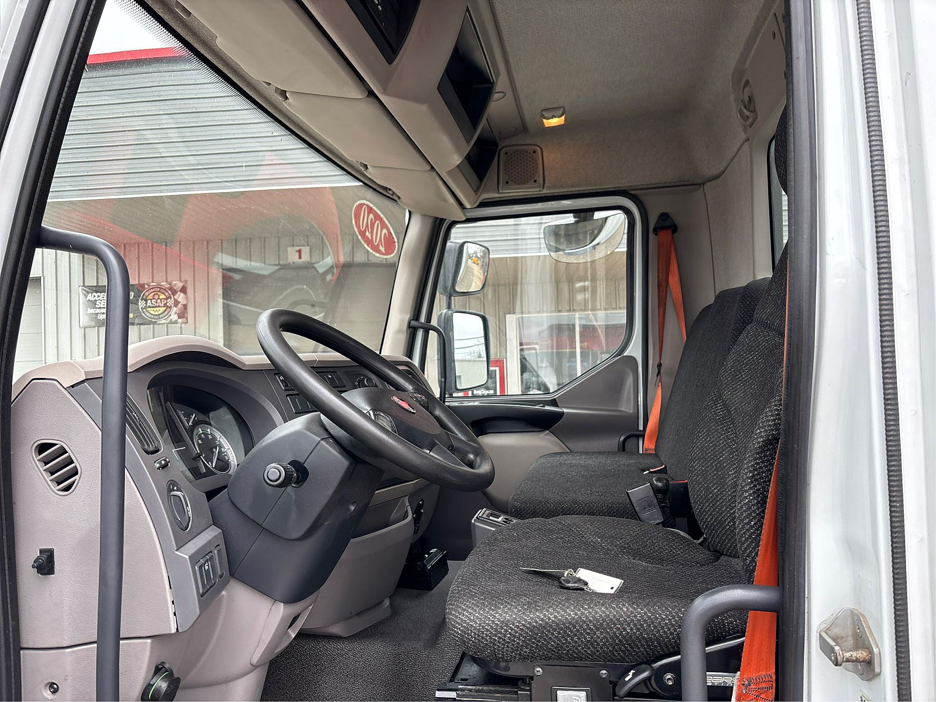 2020 Peterbilt 220 For Sale | Box Van | #8679716