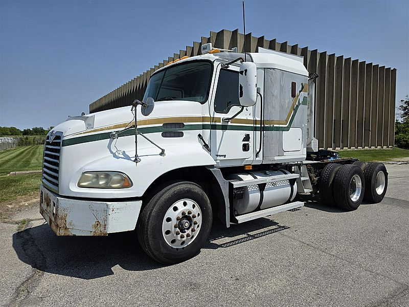 2003 Mack Pinnacle CX613 For Sale | 48" Sleeper | #528