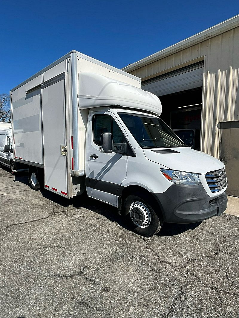 2021 Mercedes-Benz SPRINTER 3500 For Sale | 14' Box | #534572