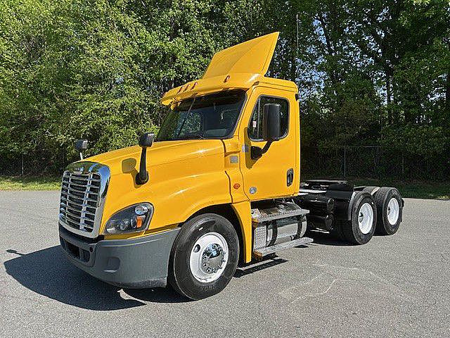 2015 Freightliner Cascadia Day Cabs For Sale | 1000+ Available