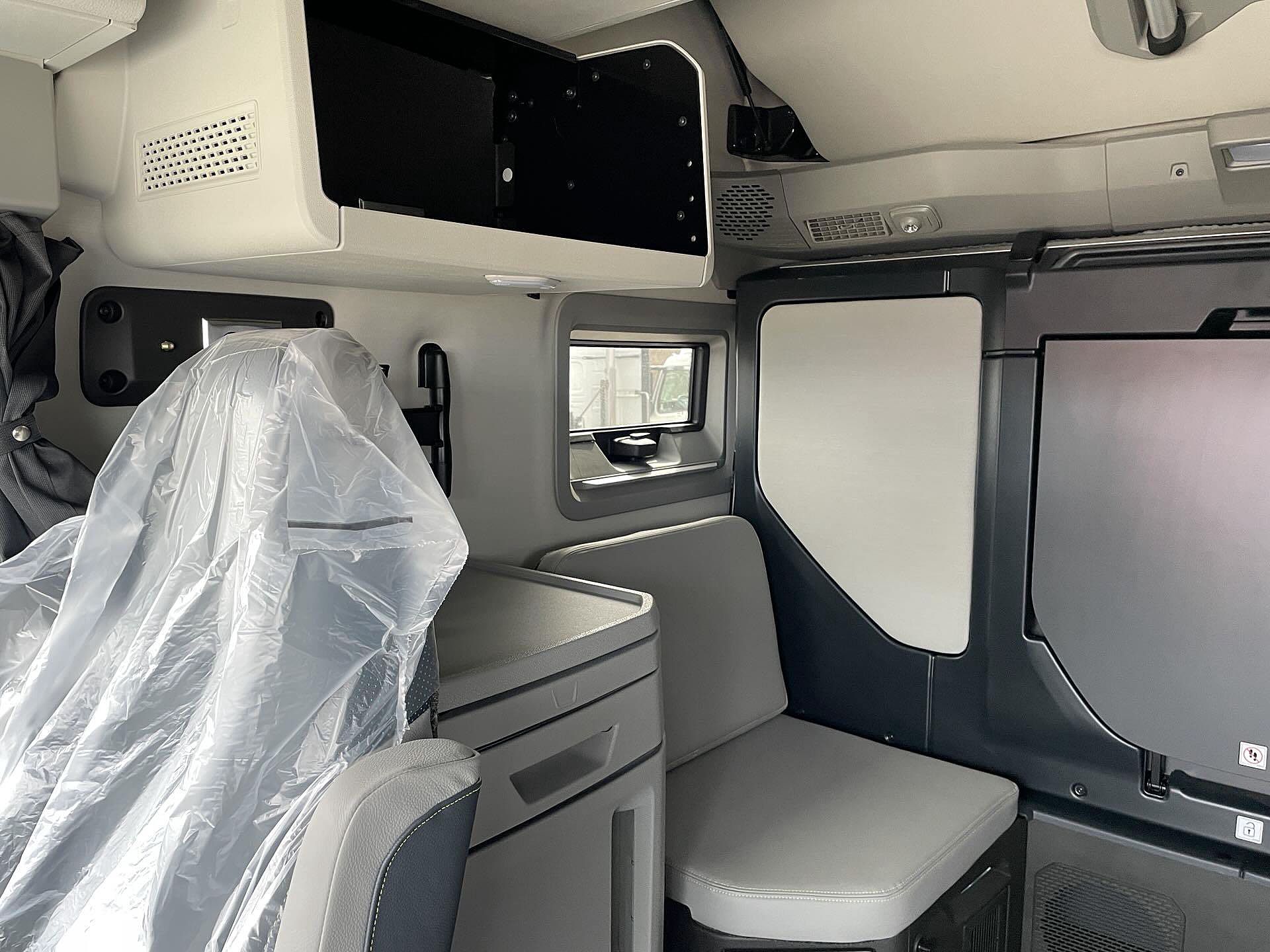 2026 Volvo VNL 860 For Sale | 74" Sleeper | #68299