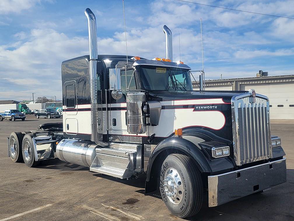 2026 Kenworth W900L For Sale | 72" Sleeper | #0597252