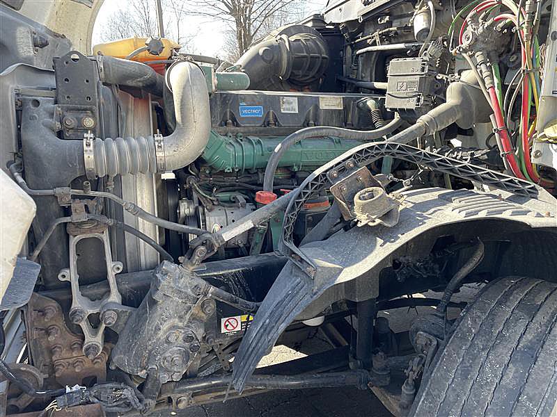 2012 Volvo VNL 670 For Sale | 72" Sleeper | #269238