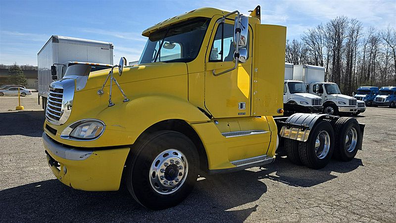 2009 Freightliner Columbia Day Cabs For Sale (New & Used)