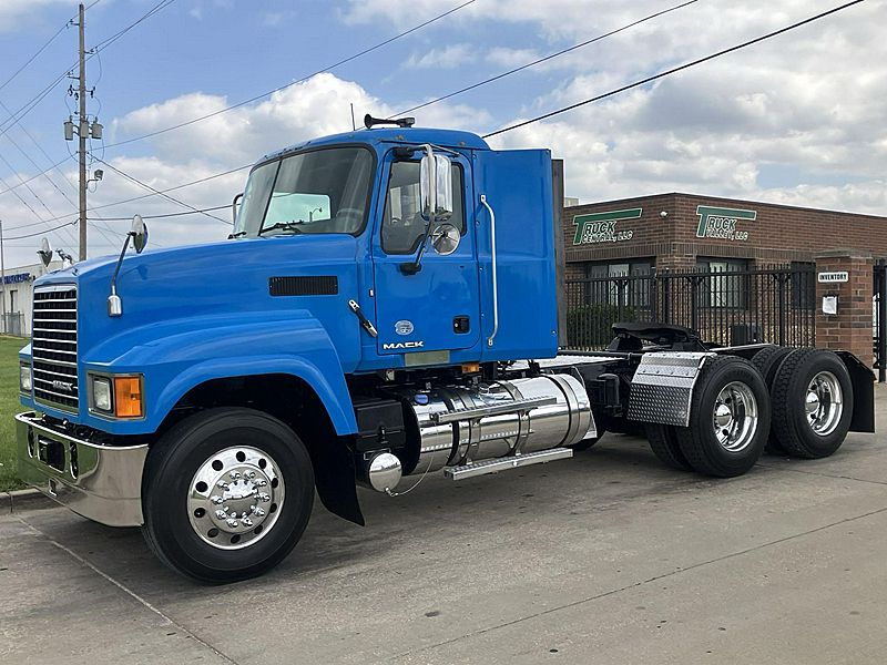 2015 Mack Pinnacle CHU613 For Sale | Day Cab | # UM-639