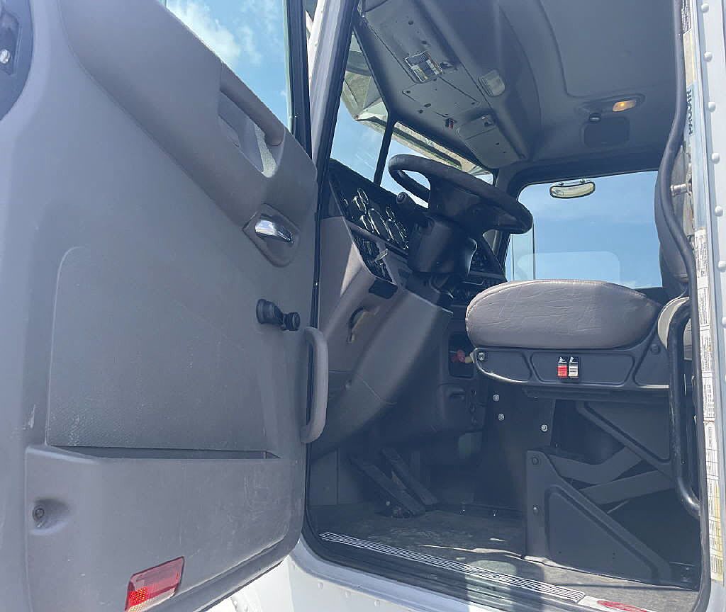 2013 Peterbilt 365 For Sale | Cab & Chassis | #8573