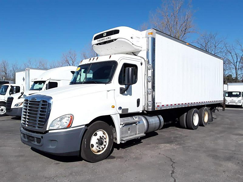 2017 Freightliner CASCADIA 125 For Sale | 26' Box | #673034