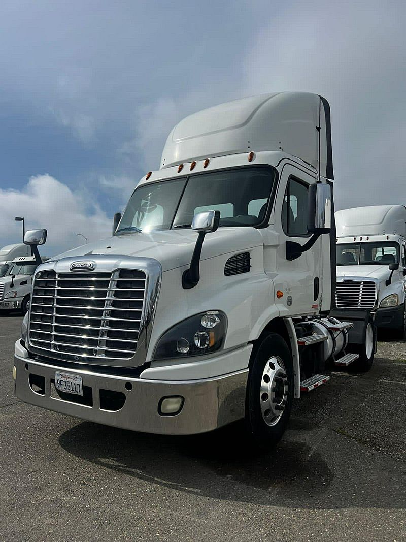 2016 Freightliner Cascadia Day Cabs For Sale | 1000+ Available