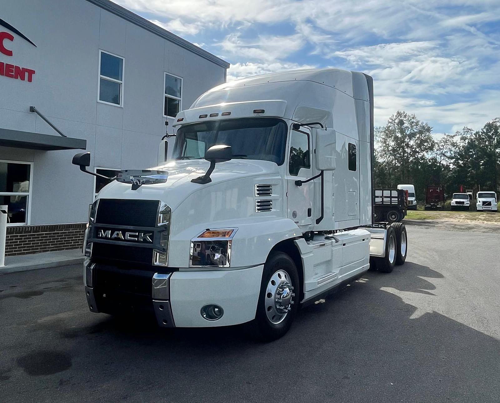 2020 Mack ANTHEM For Sale | Raised Roof Sleeper | #AJM011725