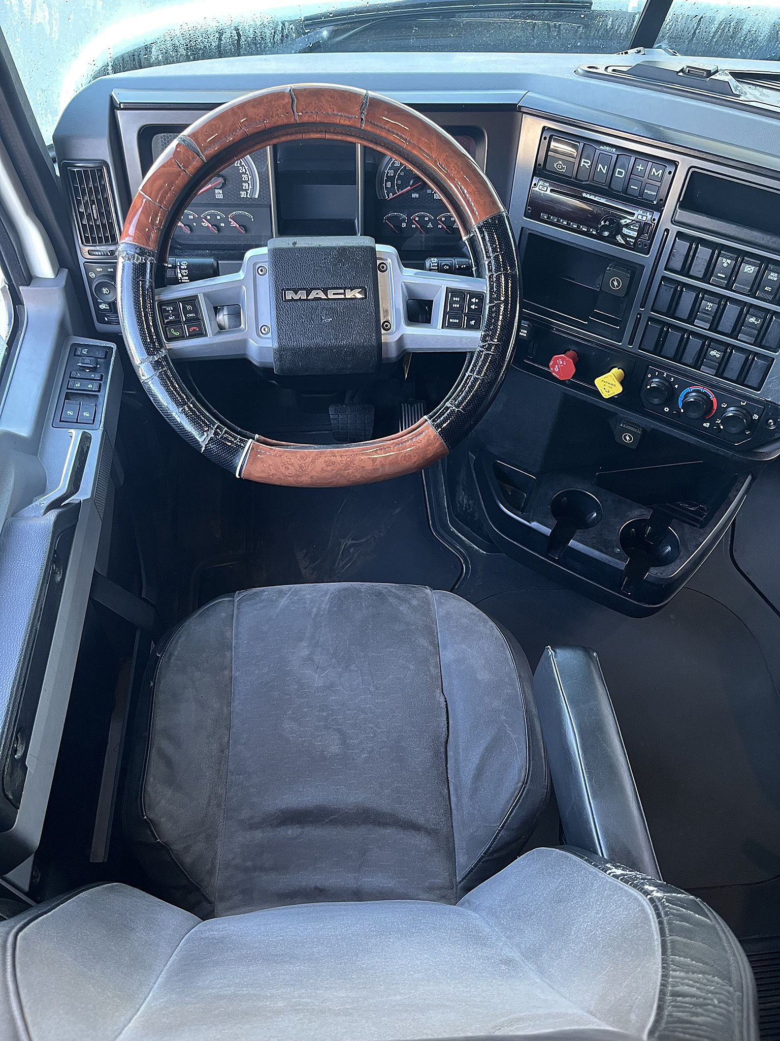 2020 Mack ANTHEM For Sale | Raised Roof Sleeper | #AJM011725