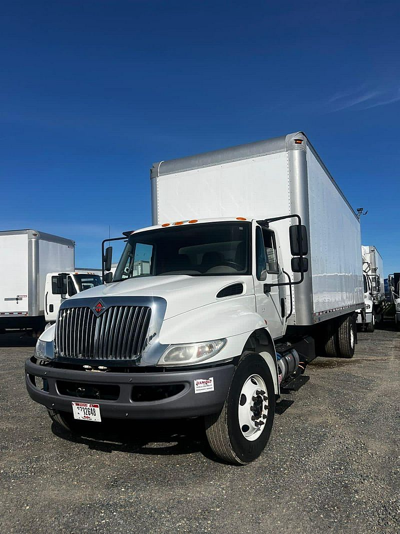 2018 International DuraStar 4300 For Sale | 26' Box | #802500