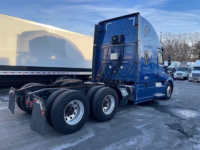 2019 Freightliner Cascadia 126 For Sale | 72" Sleeper | #269430