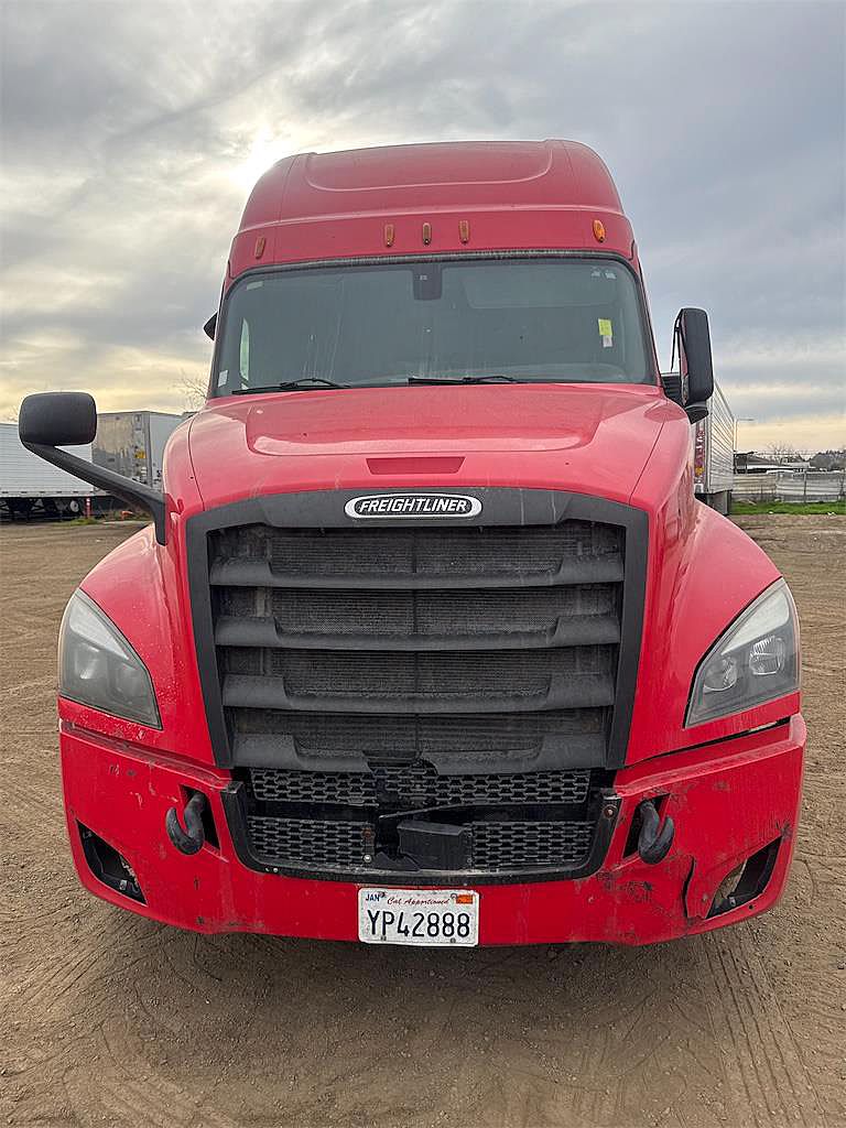 2018 Freightliner Cascadia 126 For Sale | Sleeper Truck | #Tractor (IFG)