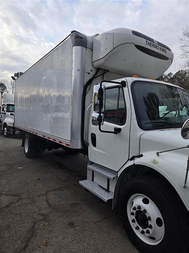 2020 Freightliner M2 106 For Sale | 22' Box | #898015