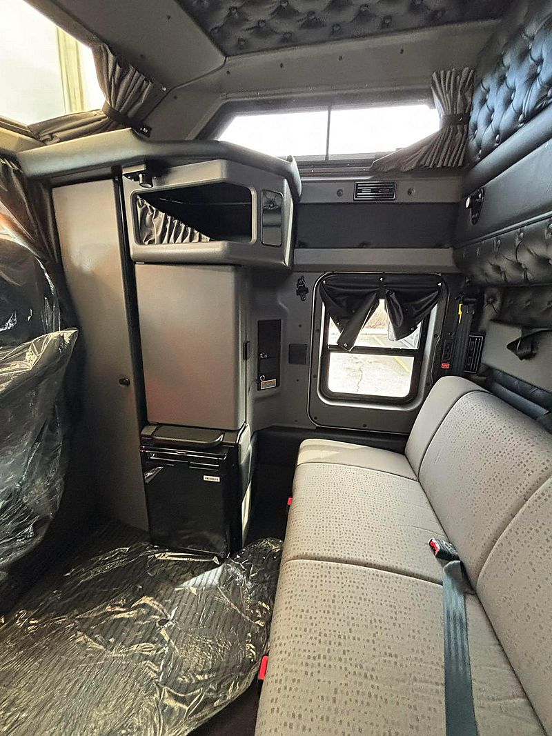 2026 Kenworth W900L For Sale | 86" Sleeper | #0596874