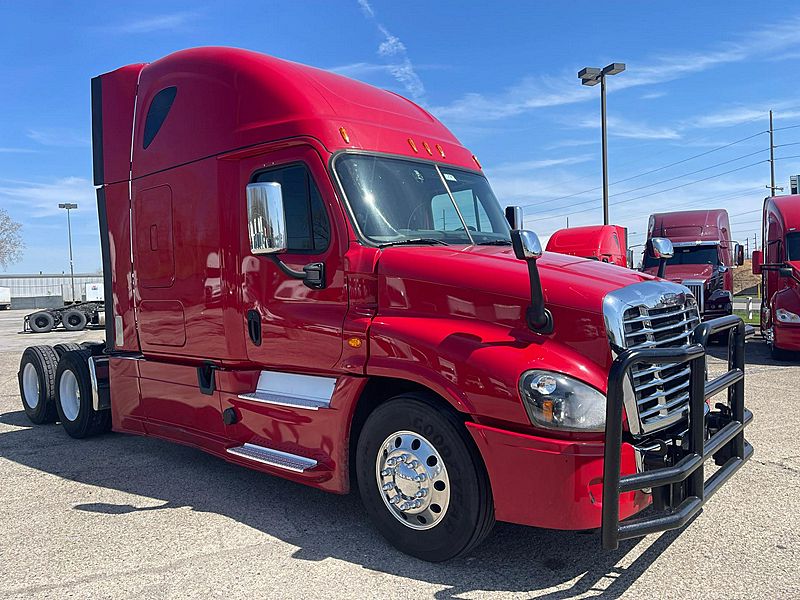 2018 Freightliner Cascadia For Sale | 72" Sleeper | #23951