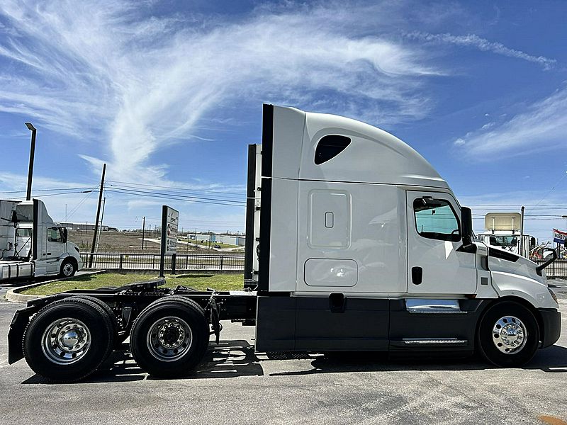 2020 Freightliner CASCADIA 126 For Sale | 77" Sleeper | #1228145