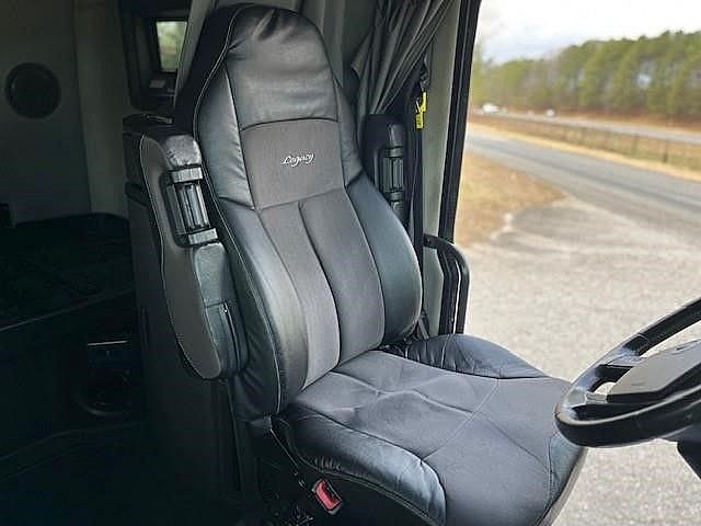 2020 Volvo VNL 670 For Sale | 72" Sleeper | #1147828