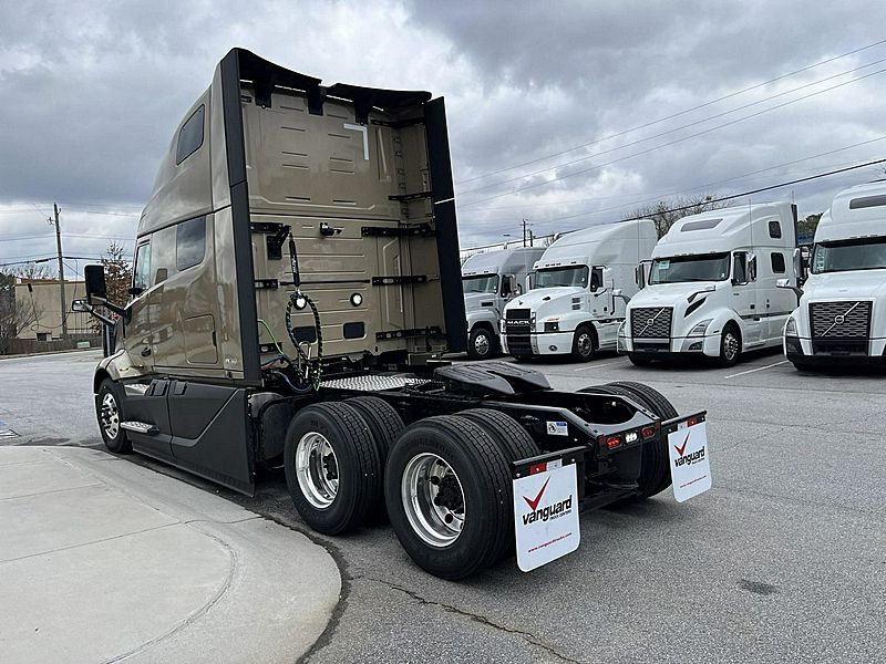 2025 Volvo VNL 860 For Sale | Sleeper Truck | #1223141