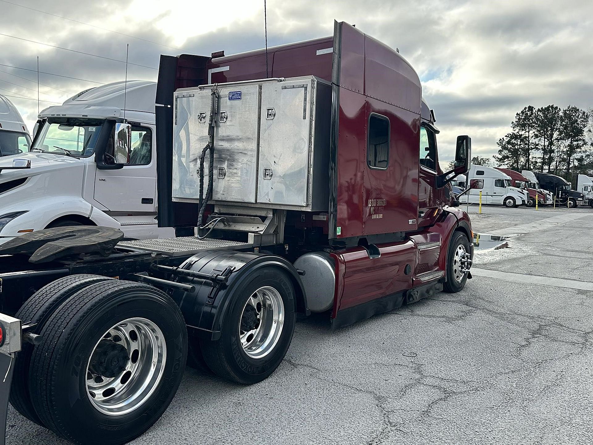 2017 Peterbilt 579 For Sale | Mid Roof Sleeper Sleeper | #1005064