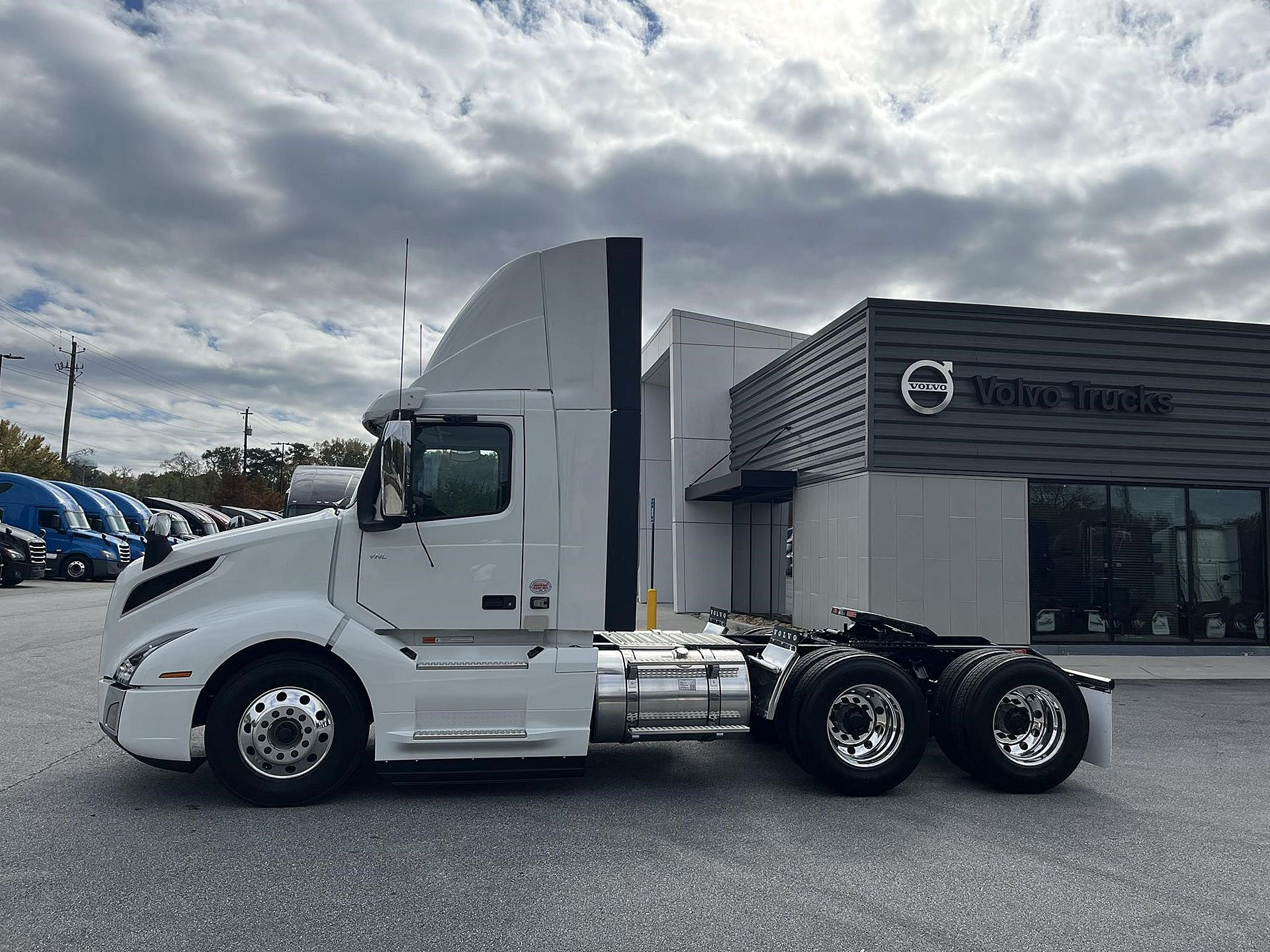 2025 Volvo VNL For Sale | Day Cab | #1220477