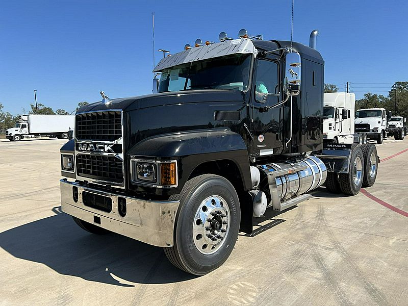 2025 Mack PINNACLE 64T For Sale | 48" Sleeper | # 5361071