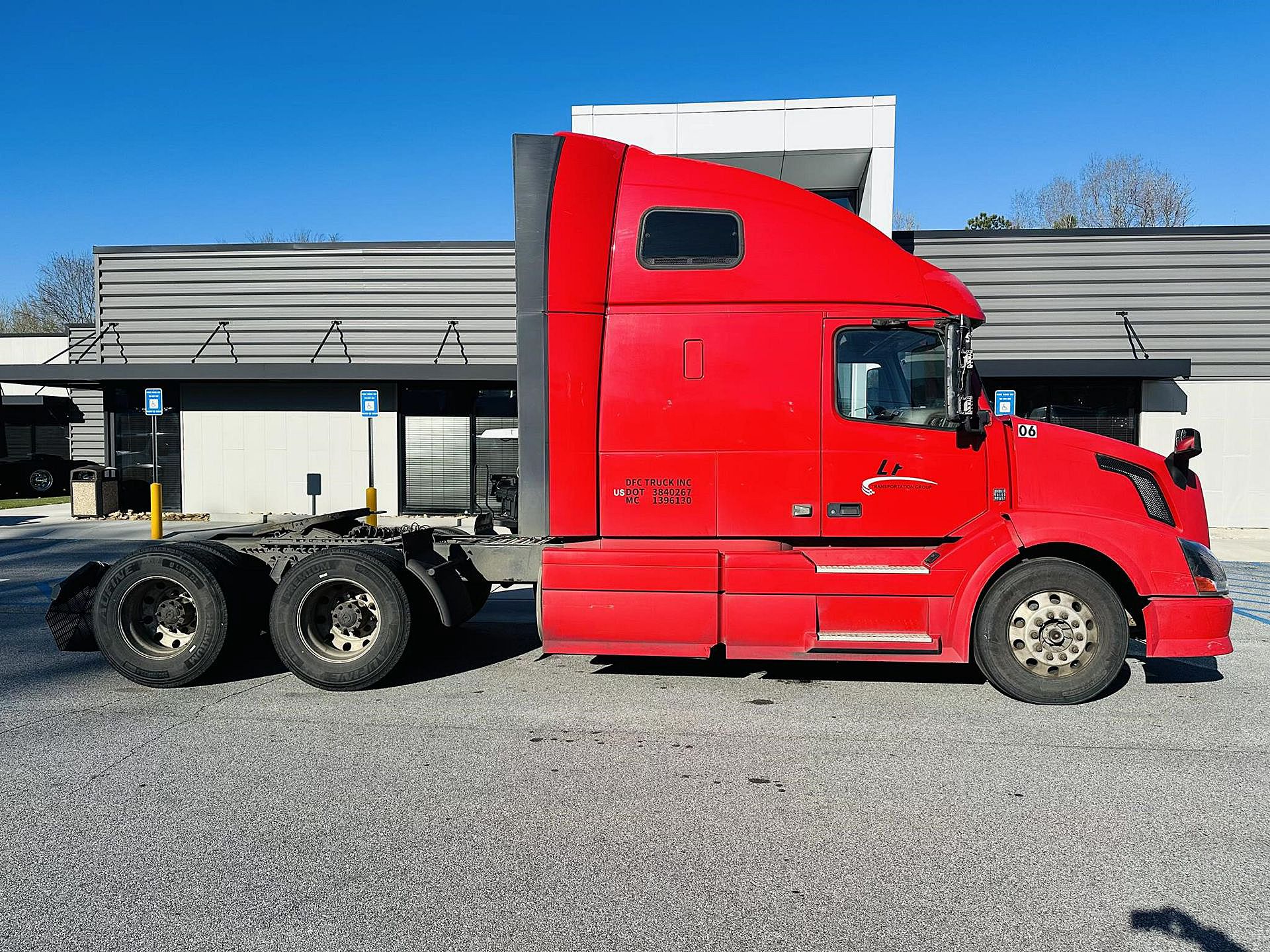2015 Volvo VNL 670 For Sale | Sleeper Truck | #1073607