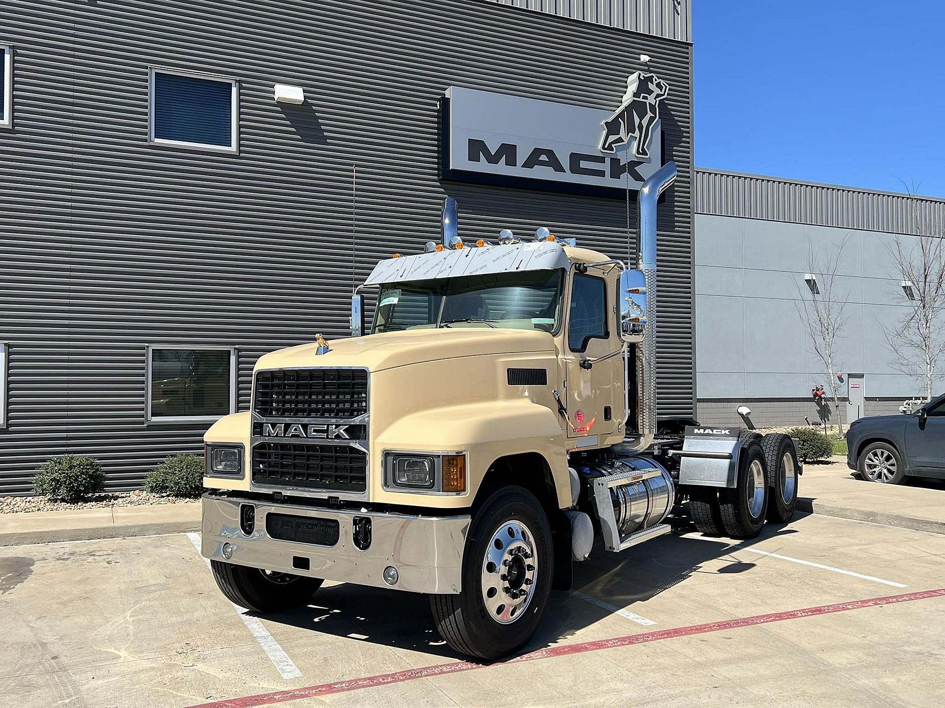 2026 Mack PINNACLE 64T For Sale | Day Cab | #1225505