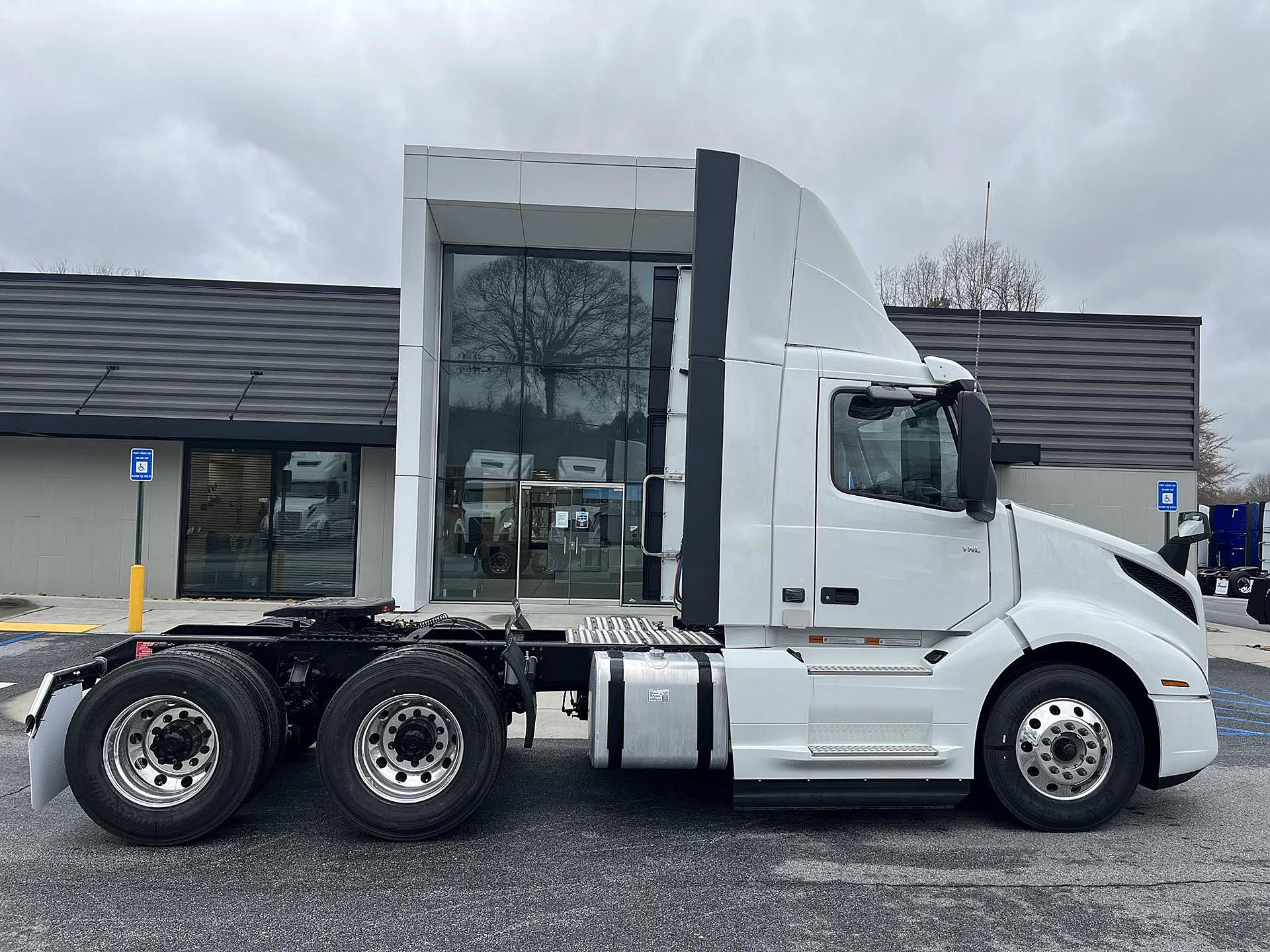 2025 Volvo VNL For Sale | Day Cab | #1220489