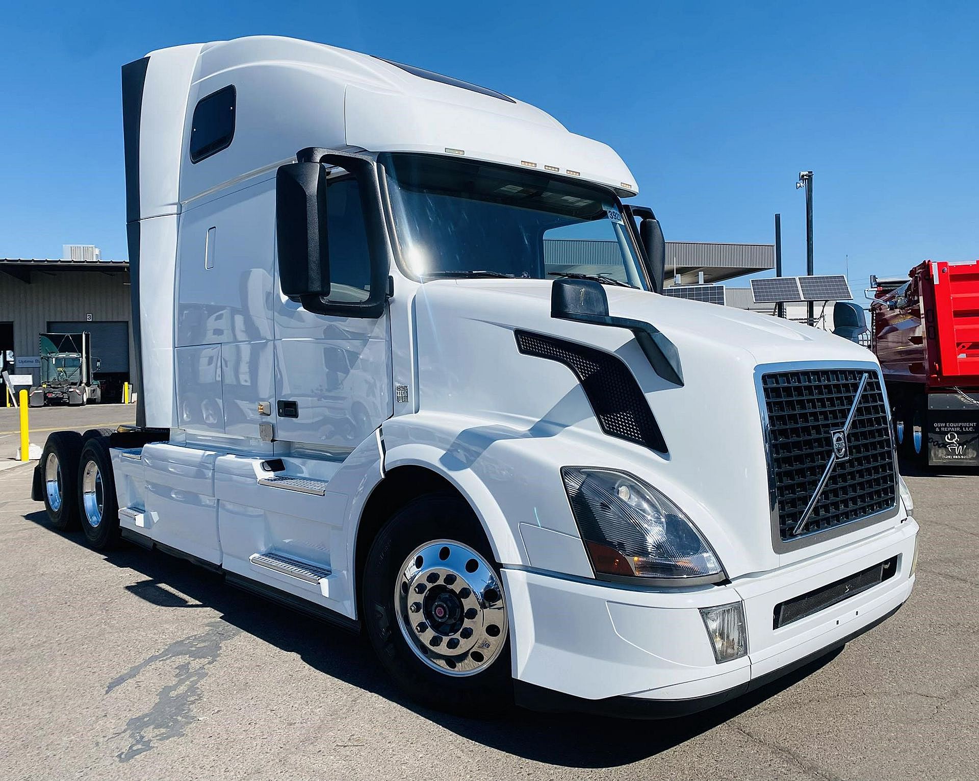2016 Volvo VNL 670 For Sale | Sleeper Truck | #1096565