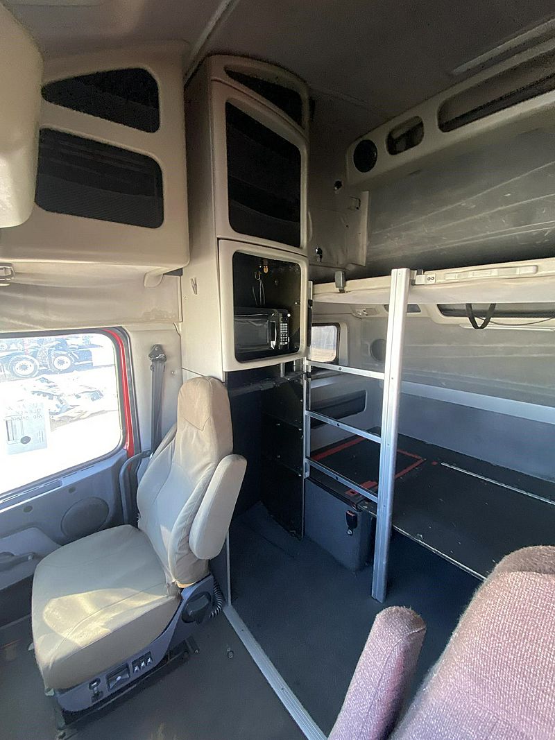 2002 Volvo VNL 770 For Sale | Sleeper Truck | #1174194