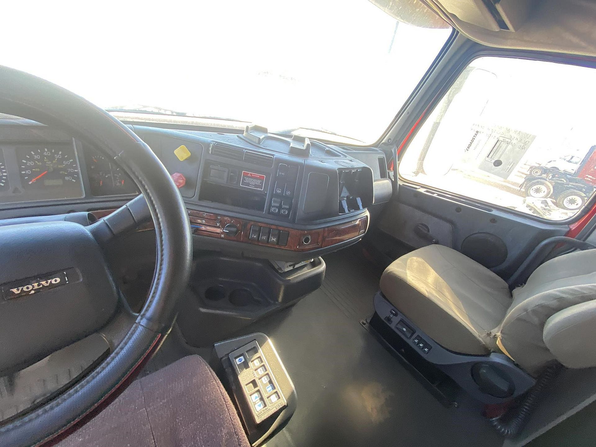 2002 Volvo VNL 770 For Sale | Sleeper Truck | #1174194