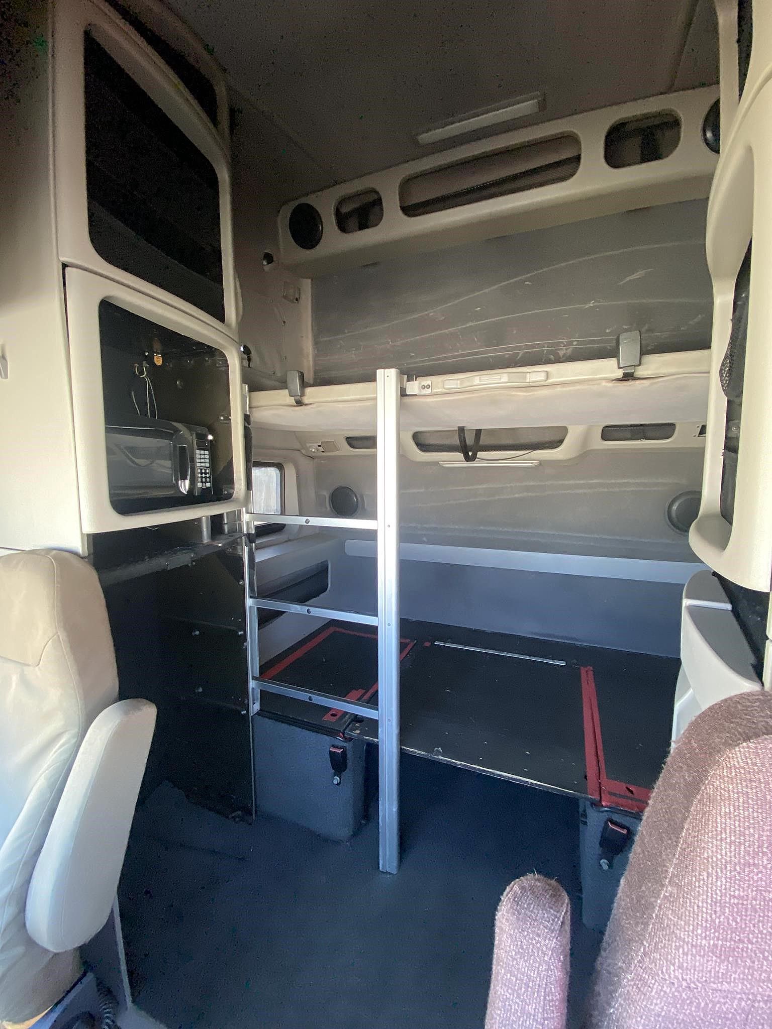 2002 Volvo VNL 770 For Sale | Sleeper Truck | #1174194