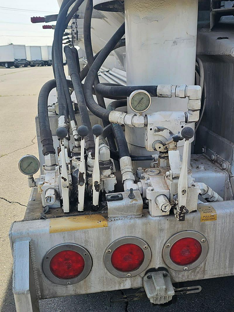 2016 LEDWELL BODY CO 40' TANKER For Sale | Day Cab | #670947